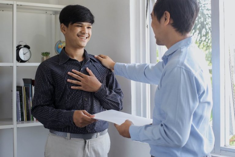Employee Appreciation: A Guide to Boost Employee Engagement
